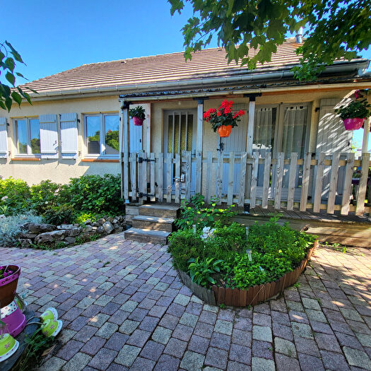 Apchon - Maison 7 pièces à vendre