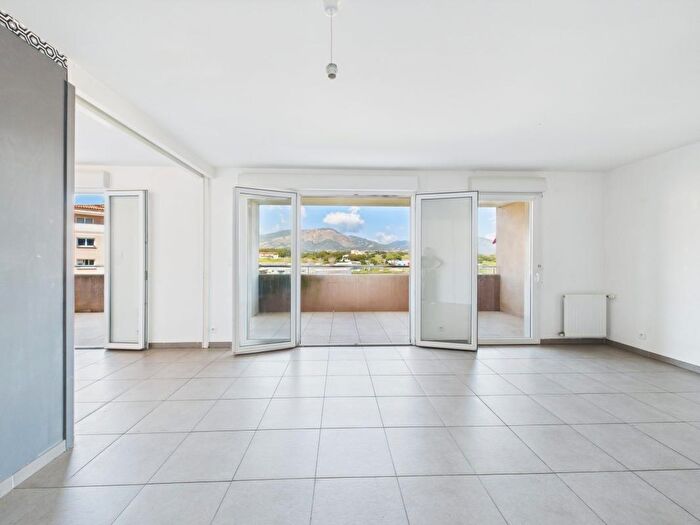 Appartement à vendre - Sarrola-Carcopino - 4 pièces - 3 chambres