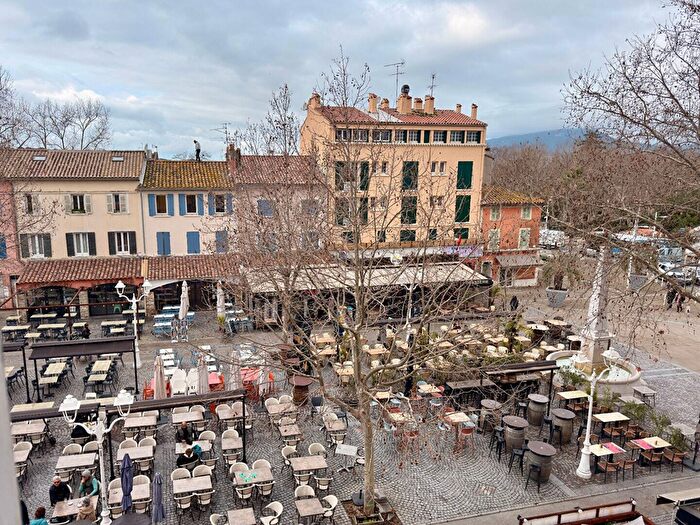 Appartement à louer - Centre, Le Pradet - 2 pièces - 1 chambre