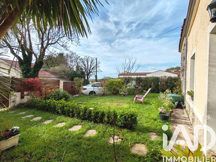 Maison à vendre - Breuil-la-Réorte - 5 pièces - 3 chambres