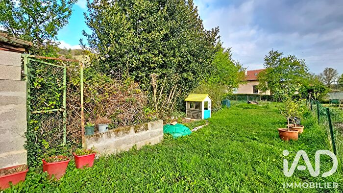 Maison 5 pièces à louer à Limony