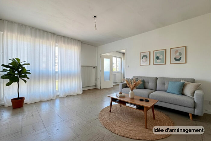 Appartement 4 pièces à Décines-Charpieu, Champ Blanc, à vendre