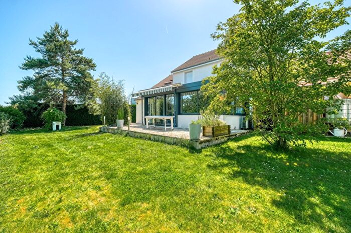 Maison 7 pièces à Juilly, à vendre