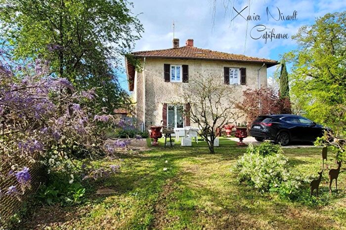 Maison à vendre - Saint-Jean-sur-Reyssouze - 6 pièces - 4 chambres