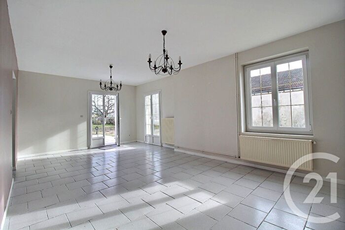 Maison à louer - Ouzouer-le-Marché - 6 pièces - 4 chambres