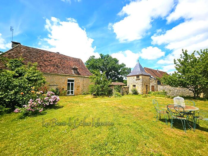 Maison 10 pièces à Saint-Martial-d'Albarède, à vendre