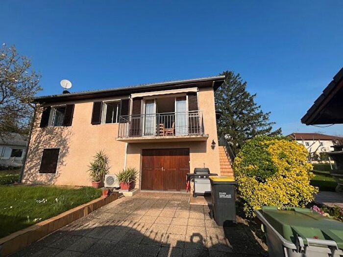 Maison à vendre - Reyrieux - 4 pièces - 3 chambres