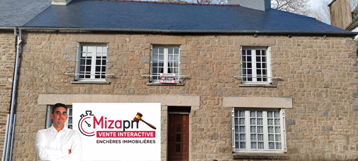 Maison à vendre - Plouguenast - 6 pièces - 4 chambres