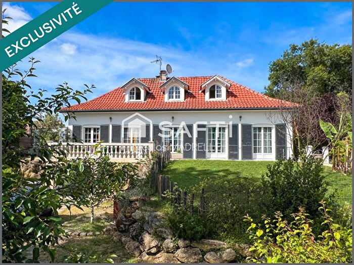 Maison à vendre - Langon - 8 pièces - 7 chambres