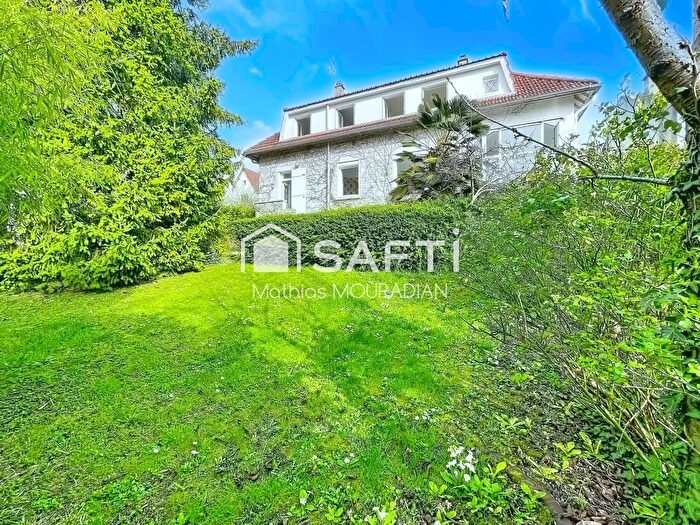 Maison à vendre - Chennevières-sur-Marne, Marne, Coteau Nord - 6 pièces - 5 chambres