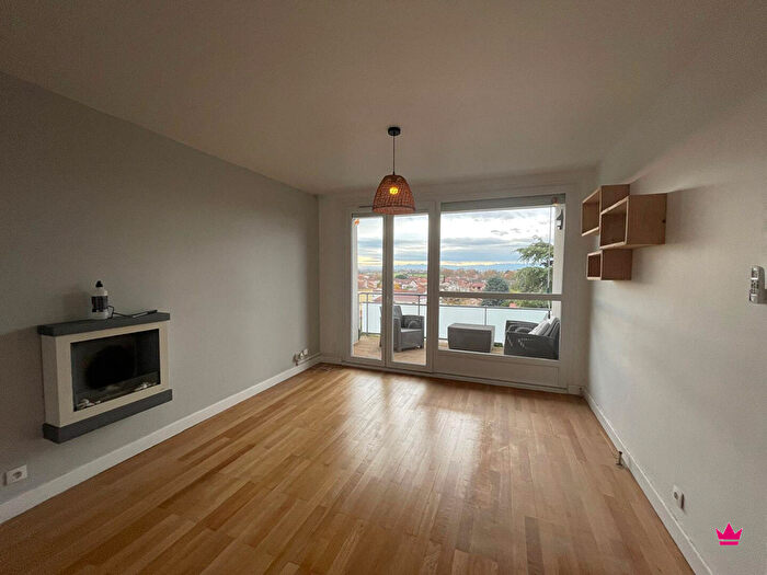 Appartement à louer - Décines-Charpieu, Bonneveau - 3 pièces - 2 chambres