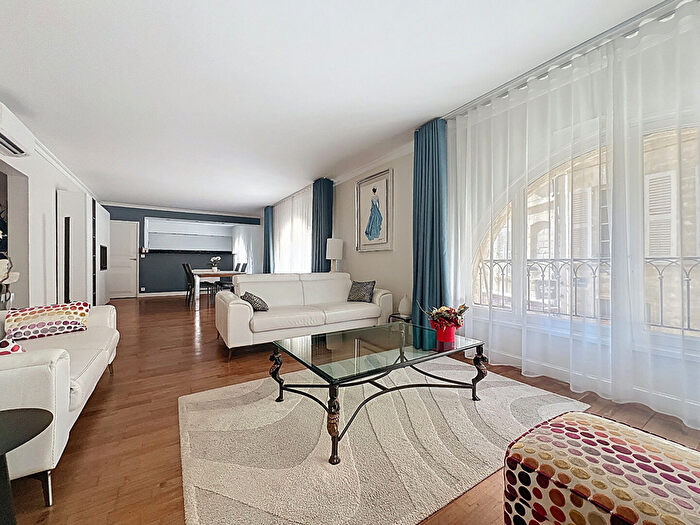 Appartement à vendre - Avignon, Palais des Papes, Zone Piétonne - 6 pièces - 4 chambres