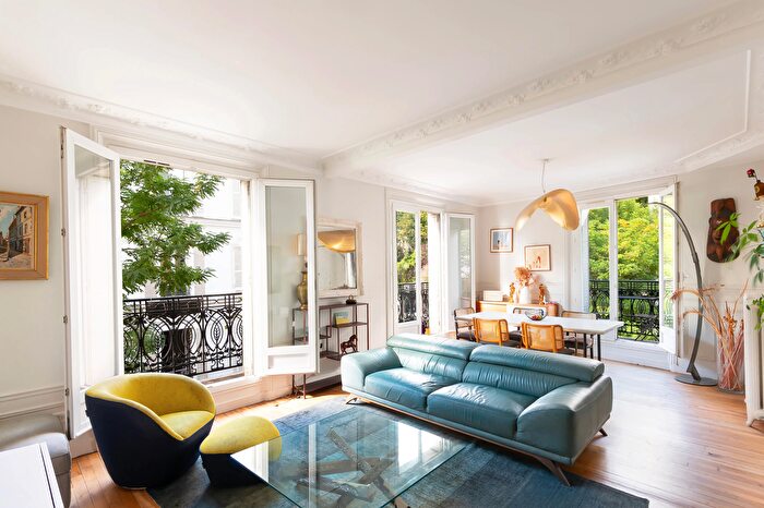 Paris 18ème, Montmartre, Sacré Coeur, Abbesses - Appartement 5 pièces à vendre