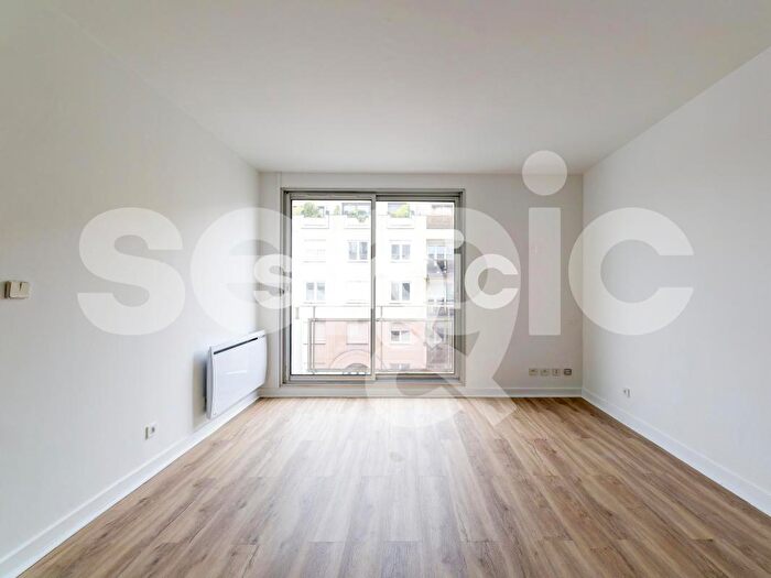 Appartement à louer - Reims, Centre-ville - 2 pièces - 1 chambre