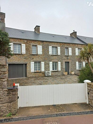 Maison à louer - Surtainville - 7 pièces - 4 chambres