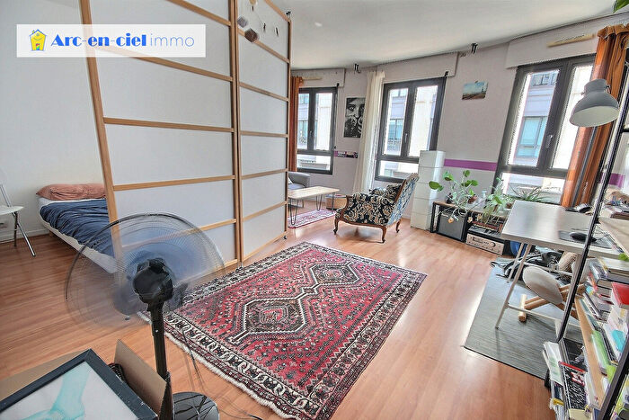 Paris 18ème, Barbès, Château Rouge : Appartement 1 pièce à vendre