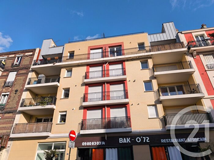 Appartement à louer - Saint-Denis, République, Gare - 1 pièce