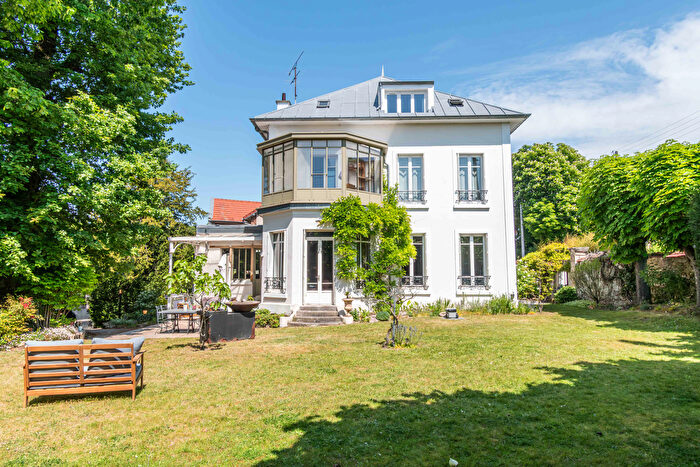 Maison 10 pièces à Montmorency, Centre Montmorency, à vendre