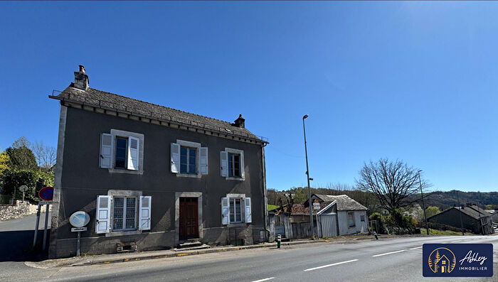 Maison 4 pièces à Ydes, à vendre