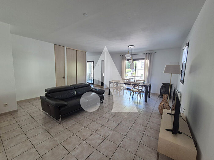 Appartement 4 pièces à Montpezat-sous-Bauzon, à vendre