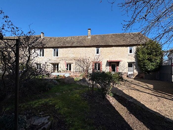 Maison à vendre - Oulins - 8 pièces - 5 chambres