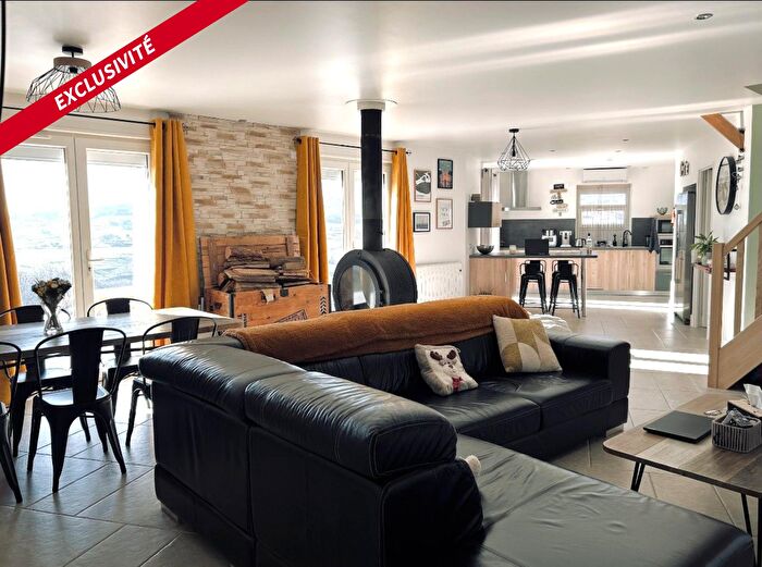 Maison 7 pièces à Saint-Georges-en-Couzan, à vendre