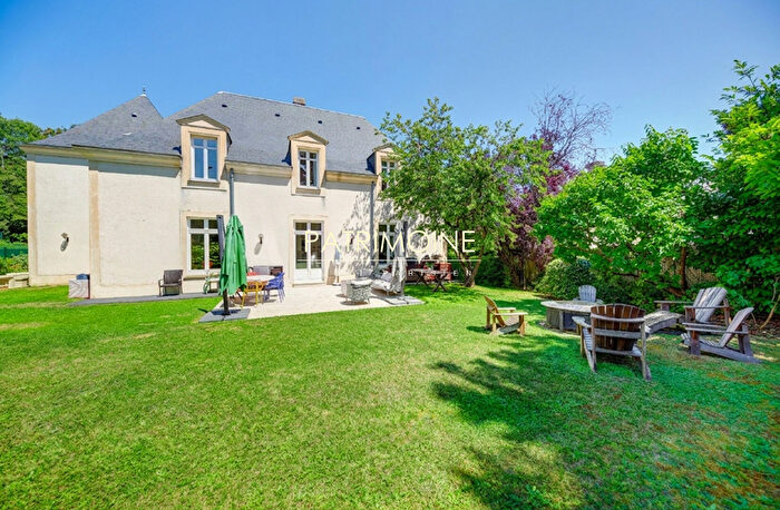 Maison 10 pièces à Bougival, à vendre