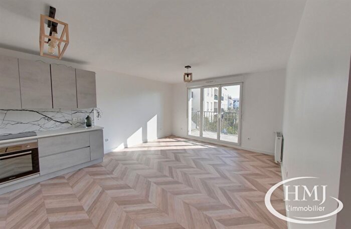 Appartement à vendre - Corbeil-Essonnes - 4 pièces - 3 chambres