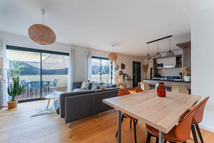 Appartement 4 pièces à Saint-Genis-les-Ollières, à vendre