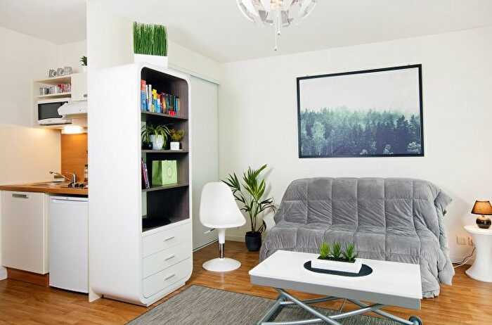 Appartement 1 pièce à Quartiers Nord-Est, Les Longs Champs, à louer