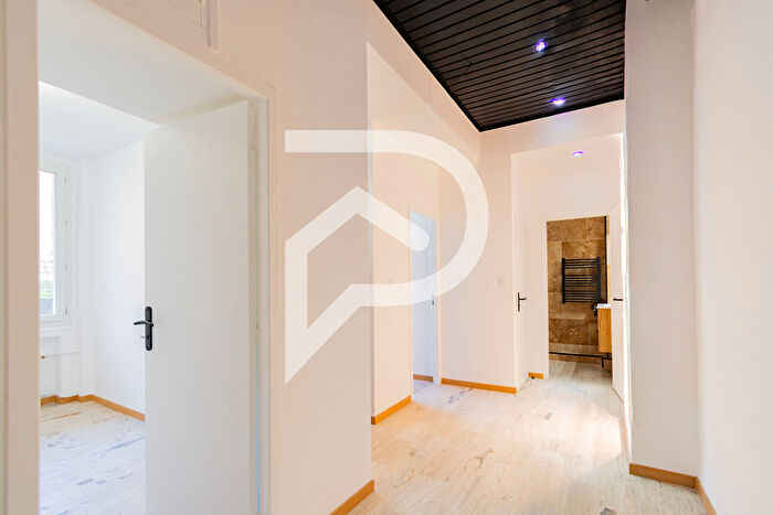 Appartement à vendre - Marseille e , Cinq Avenues - 2 pièces - 1 chambre