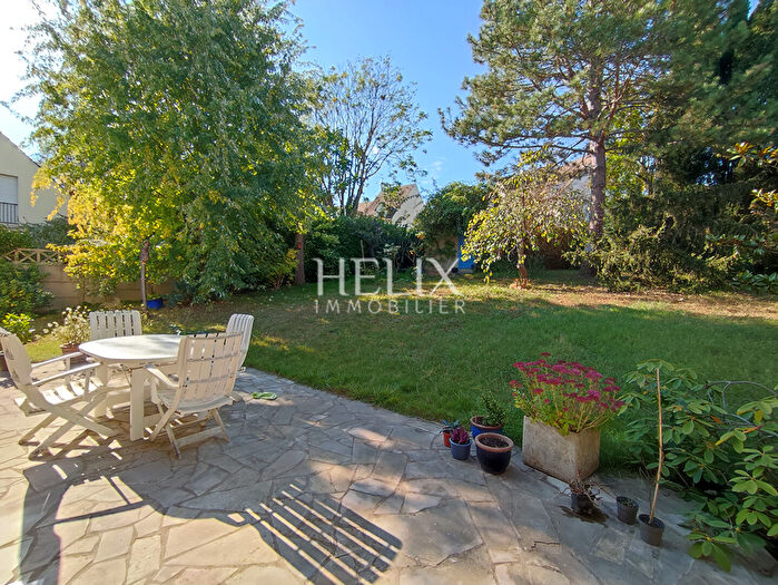 Maison 7 pièces à vendre à Le Mesnil-le-Roi