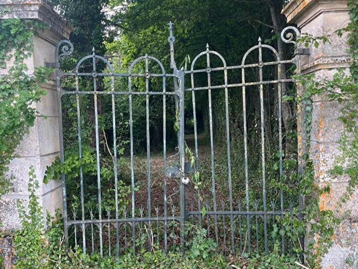 Maison 9 pièces à La Selle-en-Hermoy, à vendre