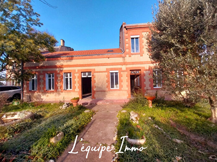 Maison à vendre - LIsle-Jourdain - 6 pièces - 4 chambres