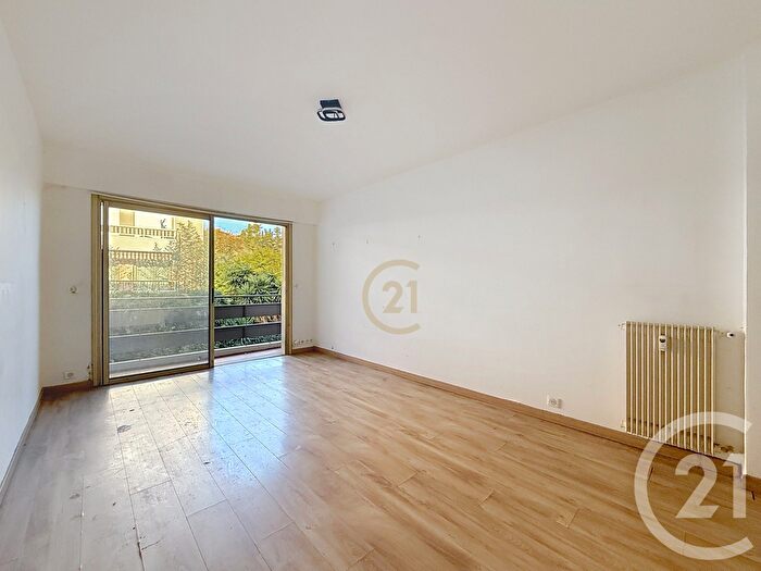 Appartement à vendre - Antibes, Antibes-les-Pins, Trianon, Le Fournel, Peyregoue - 2 pièces - 1 chambre
