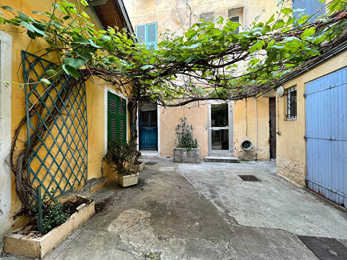 Appartement à louer - Nice, Le Port - 3 pièces - 2 chambres