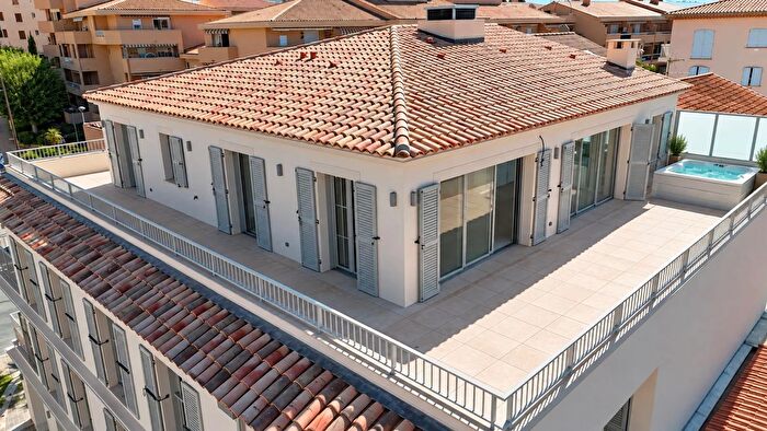 Appartement 3 pièces à Sainte-Maxime, Centre-ville, Pléiades, à vendre