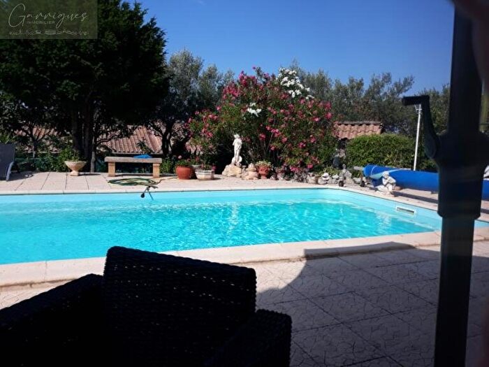 Maison à vendre - Milhaud - 6 pièces - 4 chambres