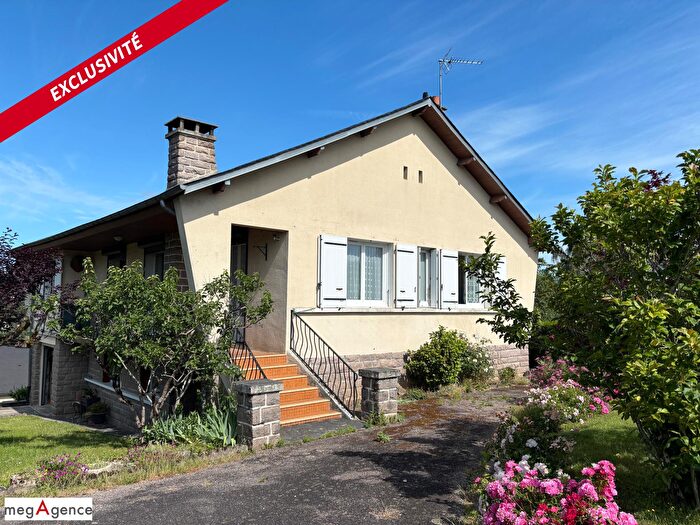Maison 7 pièces à Naves, à vendre