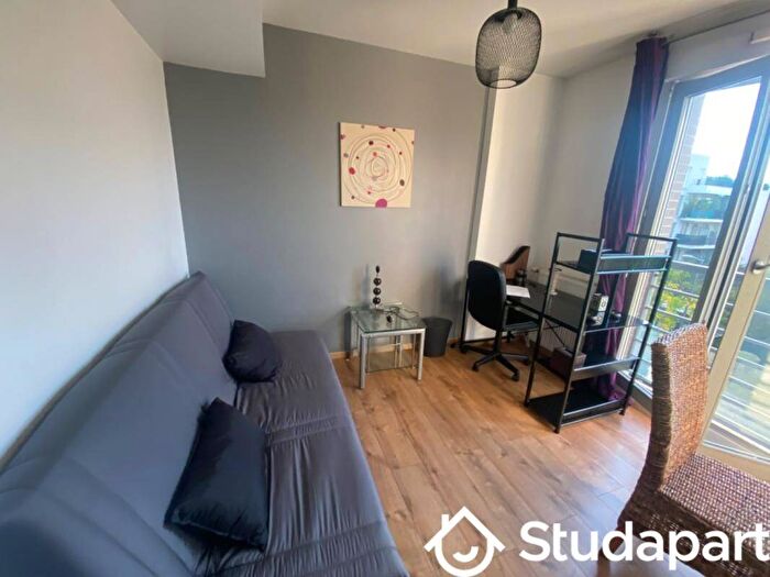 Appartement à louer - Ville Nouvelle-Centre Est, Noisiel - 1 pièce - 3 chambres