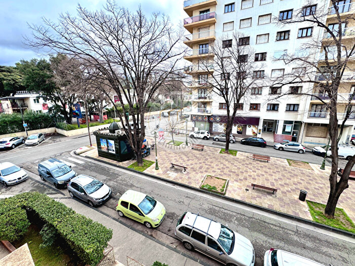 Appartement à vendre - Marseille e , Sainte-Marguerite - 2 pièces - 1 chambre