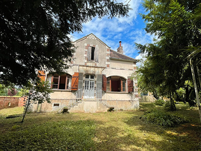 Maison à vendre - Flogny-la-Chapelle - 5 pièces - 4 chambres