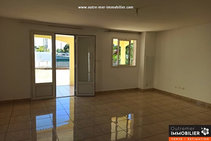 Saint-Benoît, Sainte-Anne : Maison 4 pièces à vendre