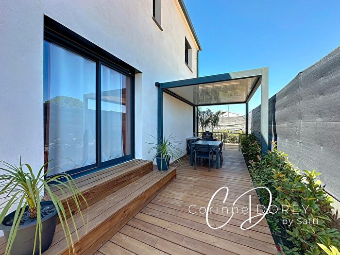 Maison à vendre - Vauvert - 5 pièces - 4 chambres