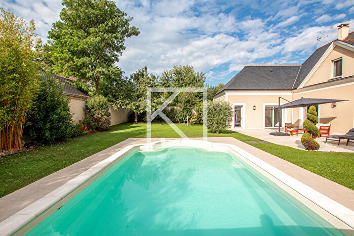 Maison à vendre - Seiches-sur-le-Loir - 10 pièces - 4 chambres