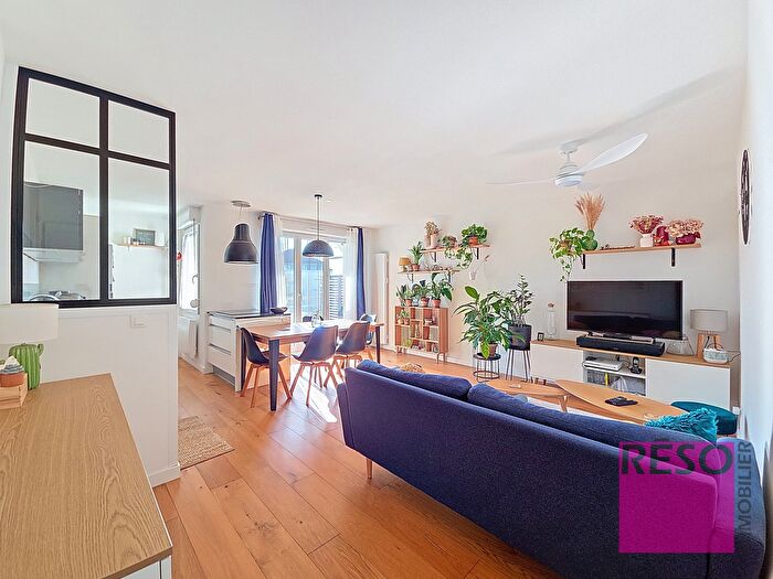 Appartement à vendre - Ville-la-Grand - 3 pièces - 2 chambres