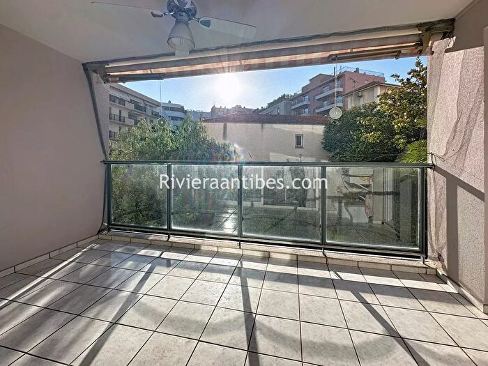 Appartement à vendre - Antibes, Juan-les-Pins, Le Cap - 2 pièces - 1 chambre