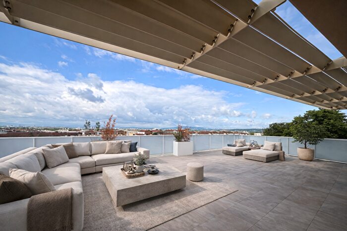 Maison à vendre - Décines-Charpieu, Centre-ville - 4 pièces