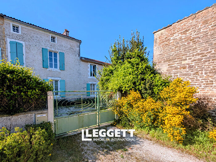 Maison à vendre - Paizay-Naudouin-Embourie - 9 pièces - 5 chambres