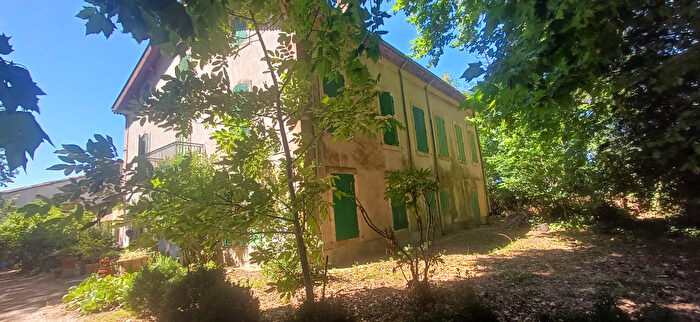 Maison à vendre - Pierrelatte, Les Blaches, Notre-Dame - 10 pièces - 5 chambres